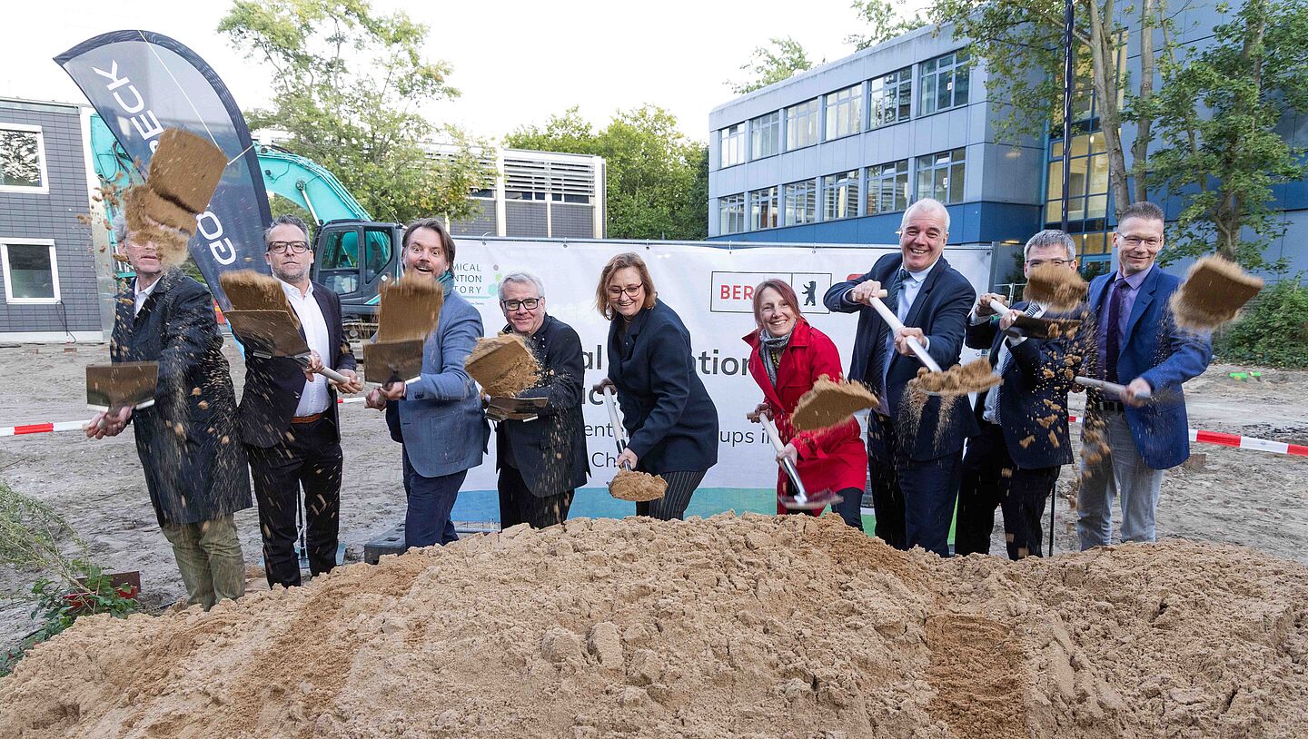 Groundbreaking ceremony for the Chemical Invention Factory - Renewable ...