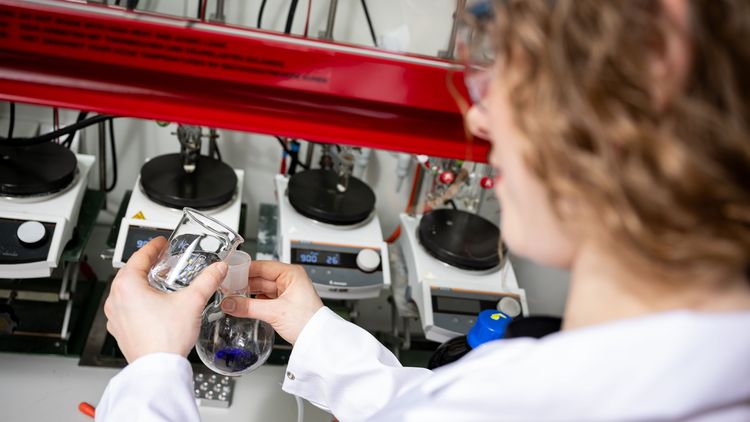 Turning garden and crop waste into plastics - Renewable Carbon News